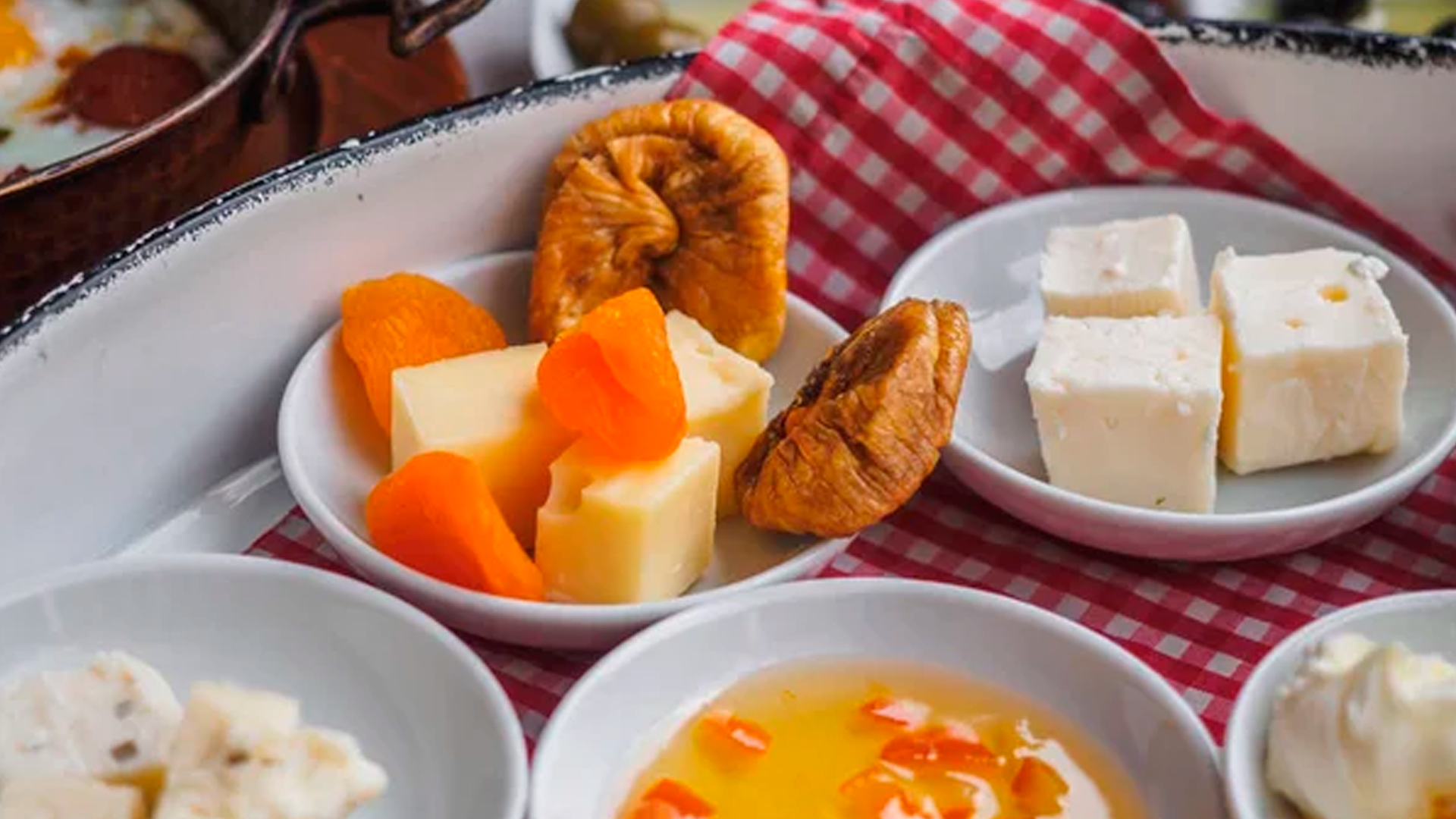 Mucho Gusto Queso Duro Blando Appetizer - Mucho Gusto